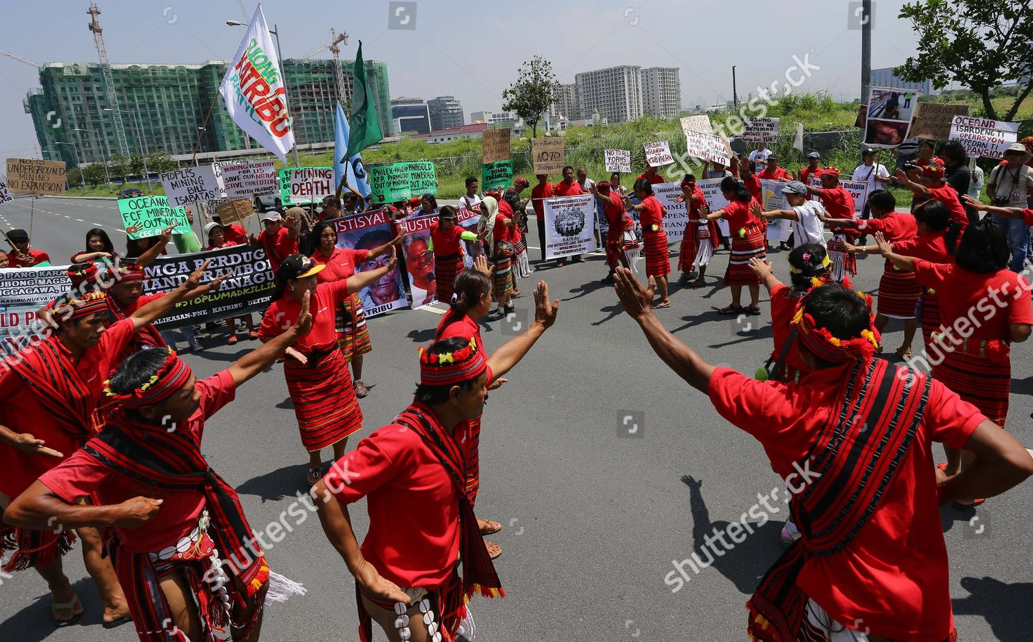 Filipino Indigenous Lumad Tribesmen Perform Ritual Editorial Stock ...