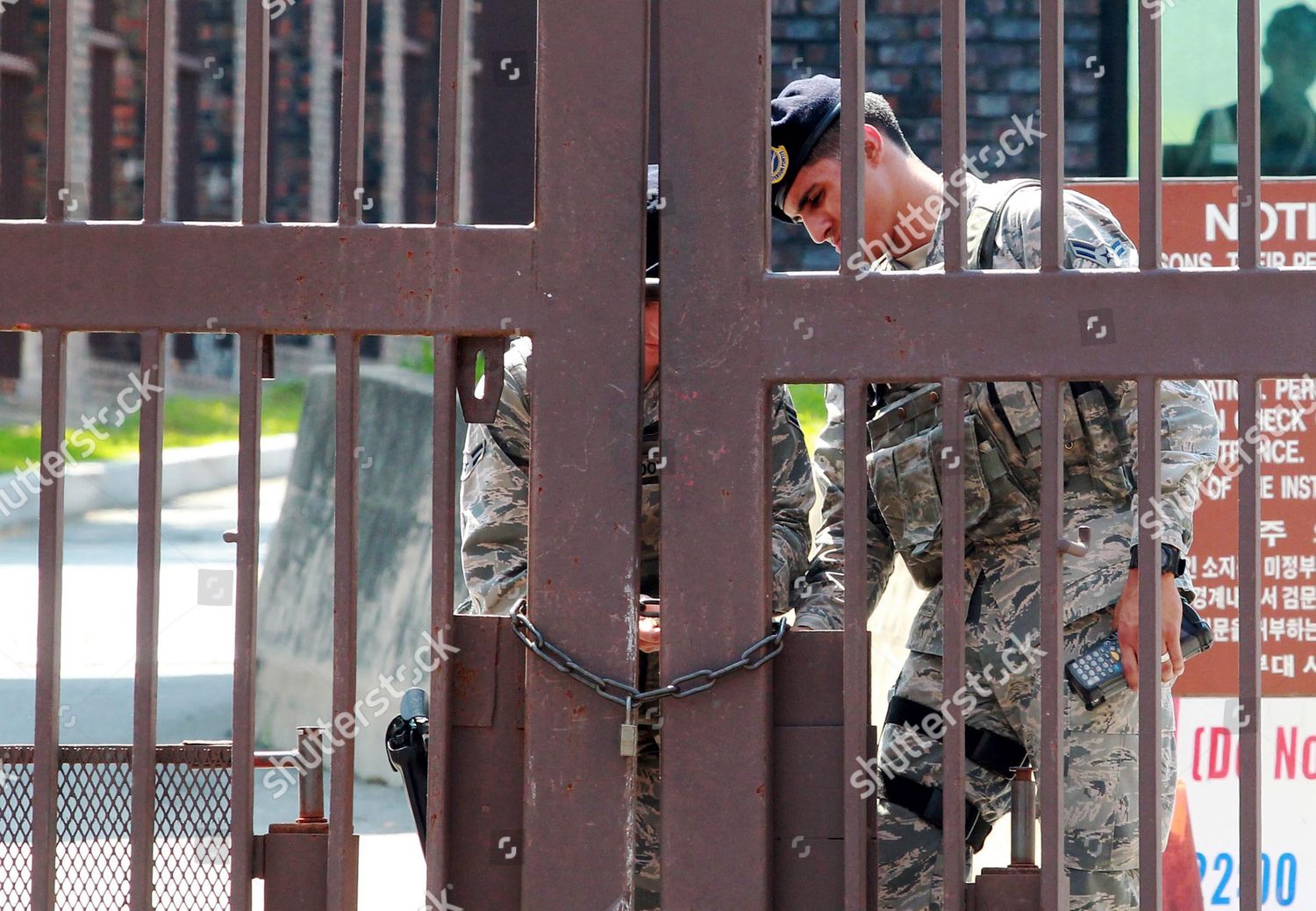 Us Soldiers Check Lock On Gate Editorial Stock Photo - Stock Image ...