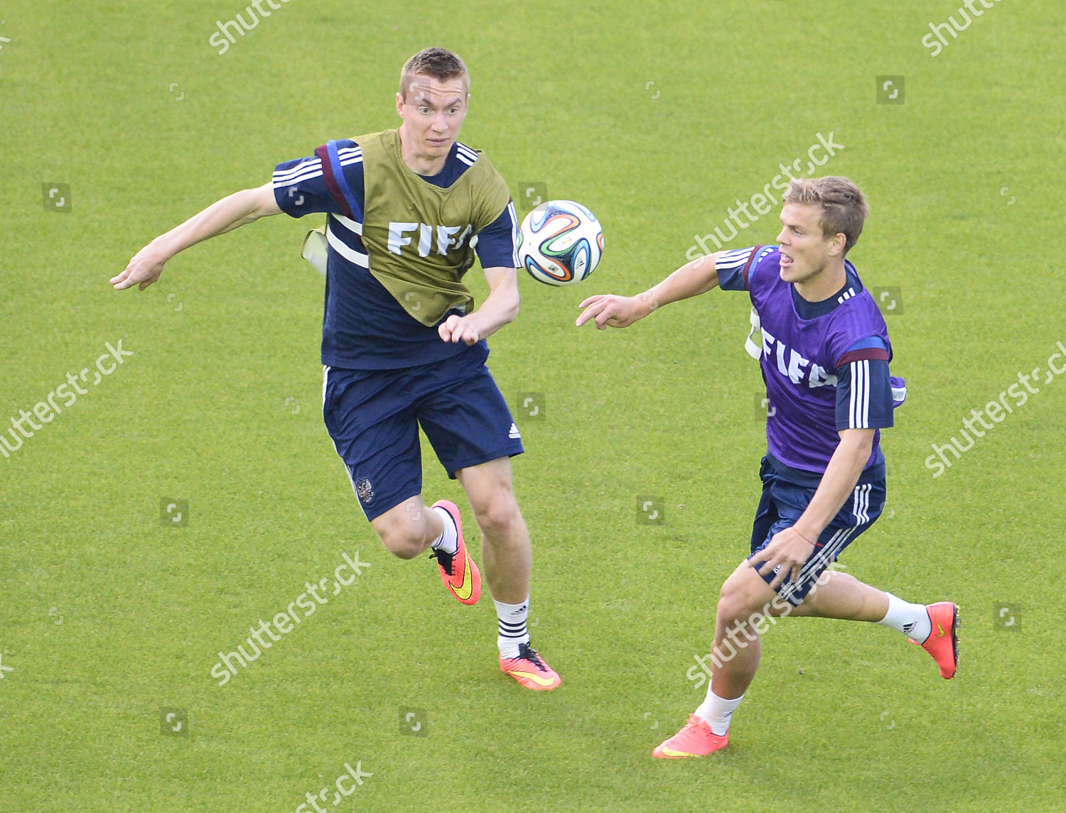 Russian National Team Midfielder Oleg Shatov Editorial Stock Photo ...