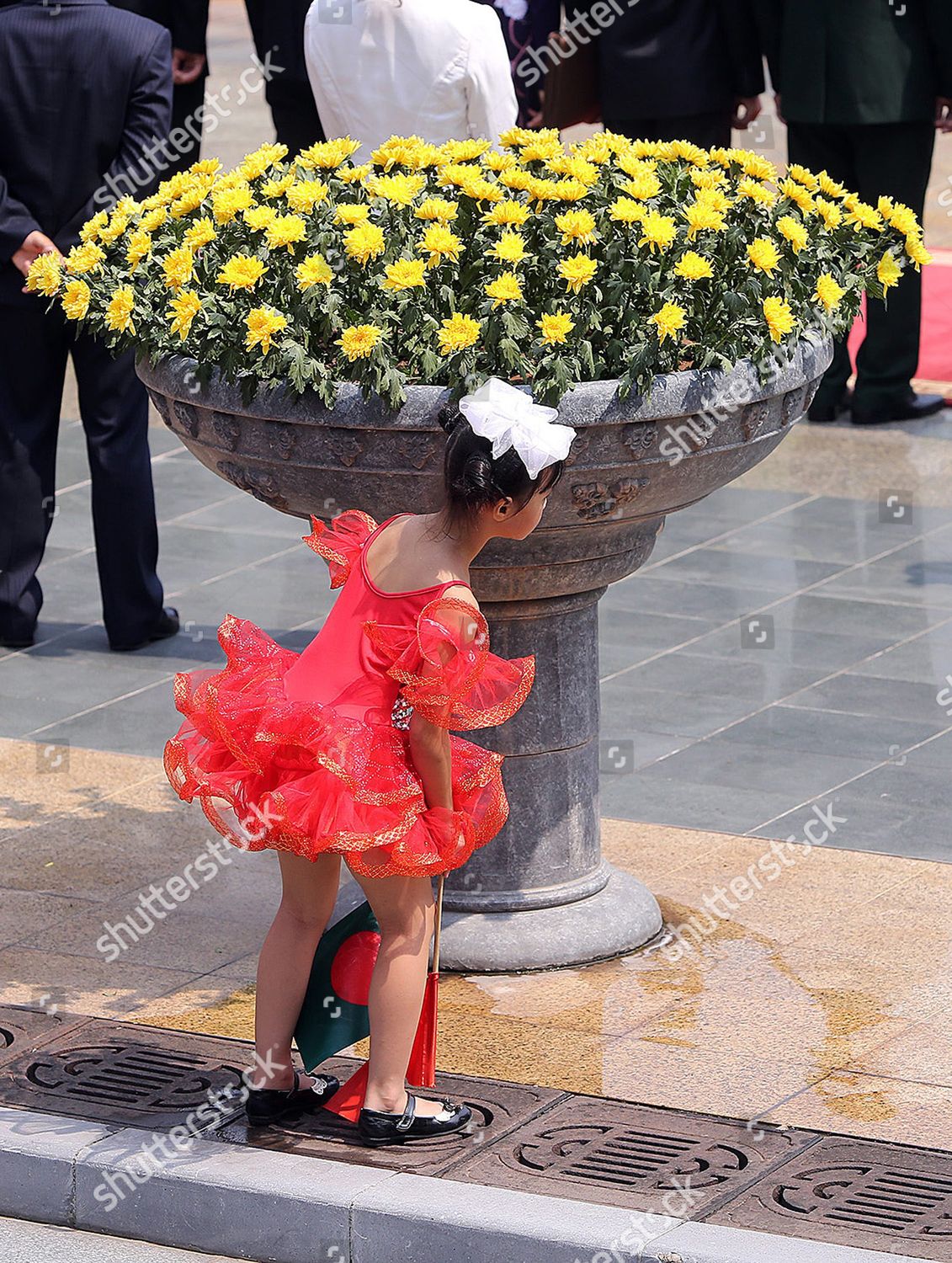 Little Girl Tries Get Glimpse Behind Editorial Stock Photo - Stock ...