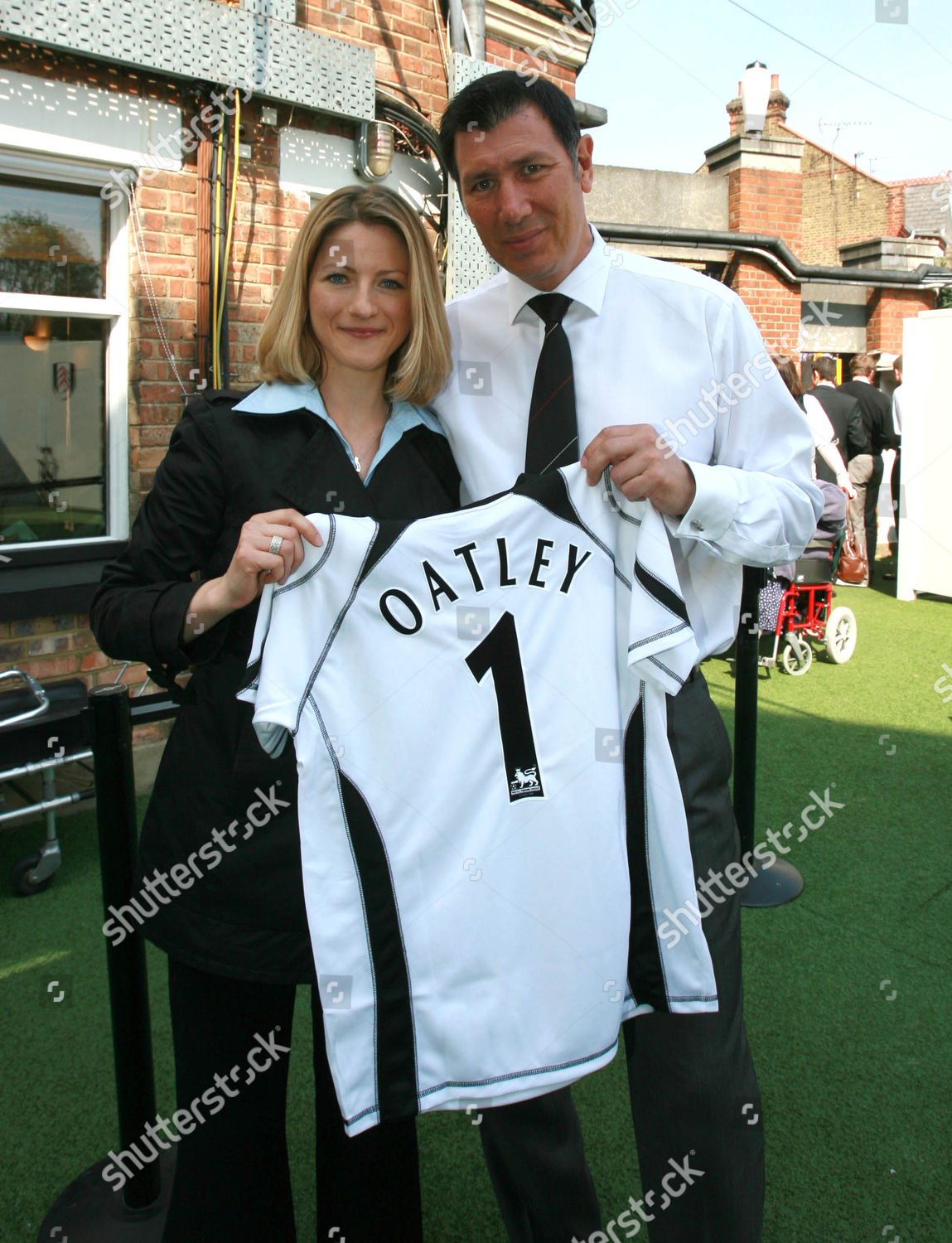 Jacqui Oatley First Female Match Commentator Editorial Stock Photo ...