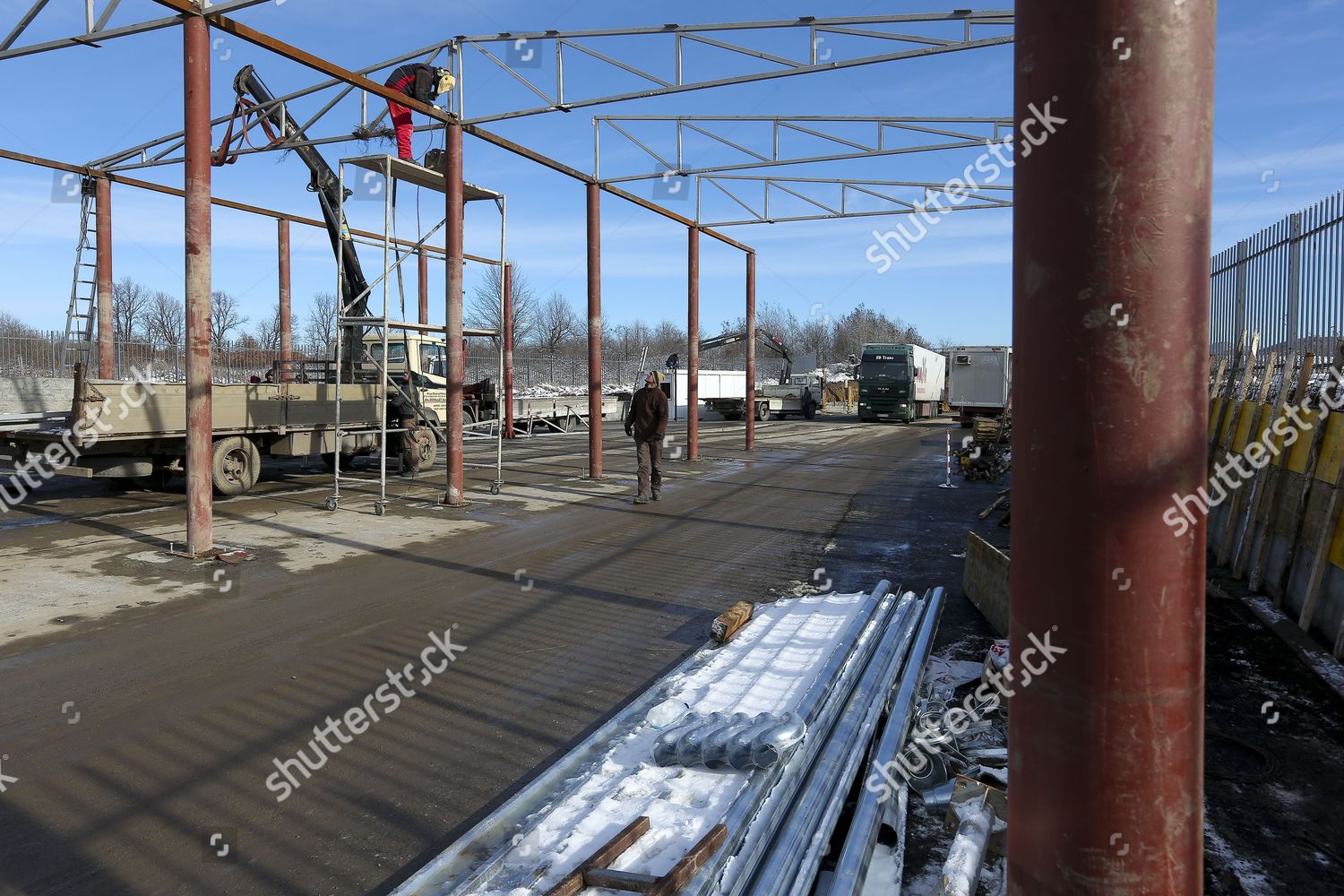 Kosovar Albanian Workers Building Construction Kosovo Editorial Stock ...
