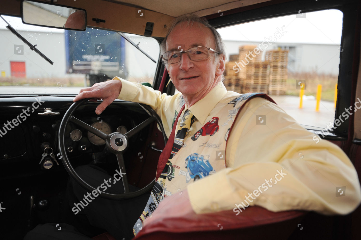 Graham Rudd Retires Working Clowes Bookbinders Editorial Stock Photo ...