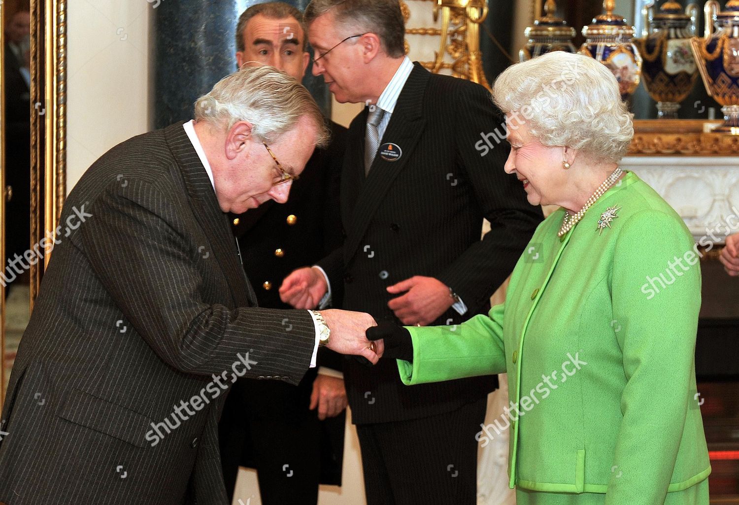 Queen Elizabeth Ii Shaking Hands Historian Editorial Stock Photo ...