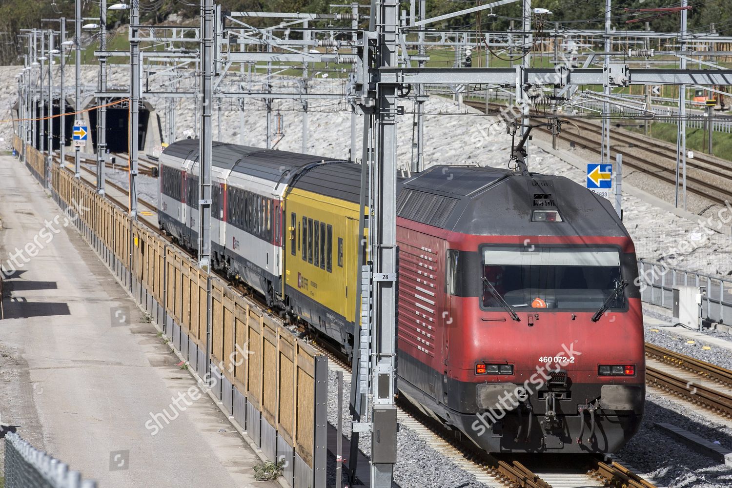 Measuring Train Drives Into Direction South Editorial Stock Photo ...