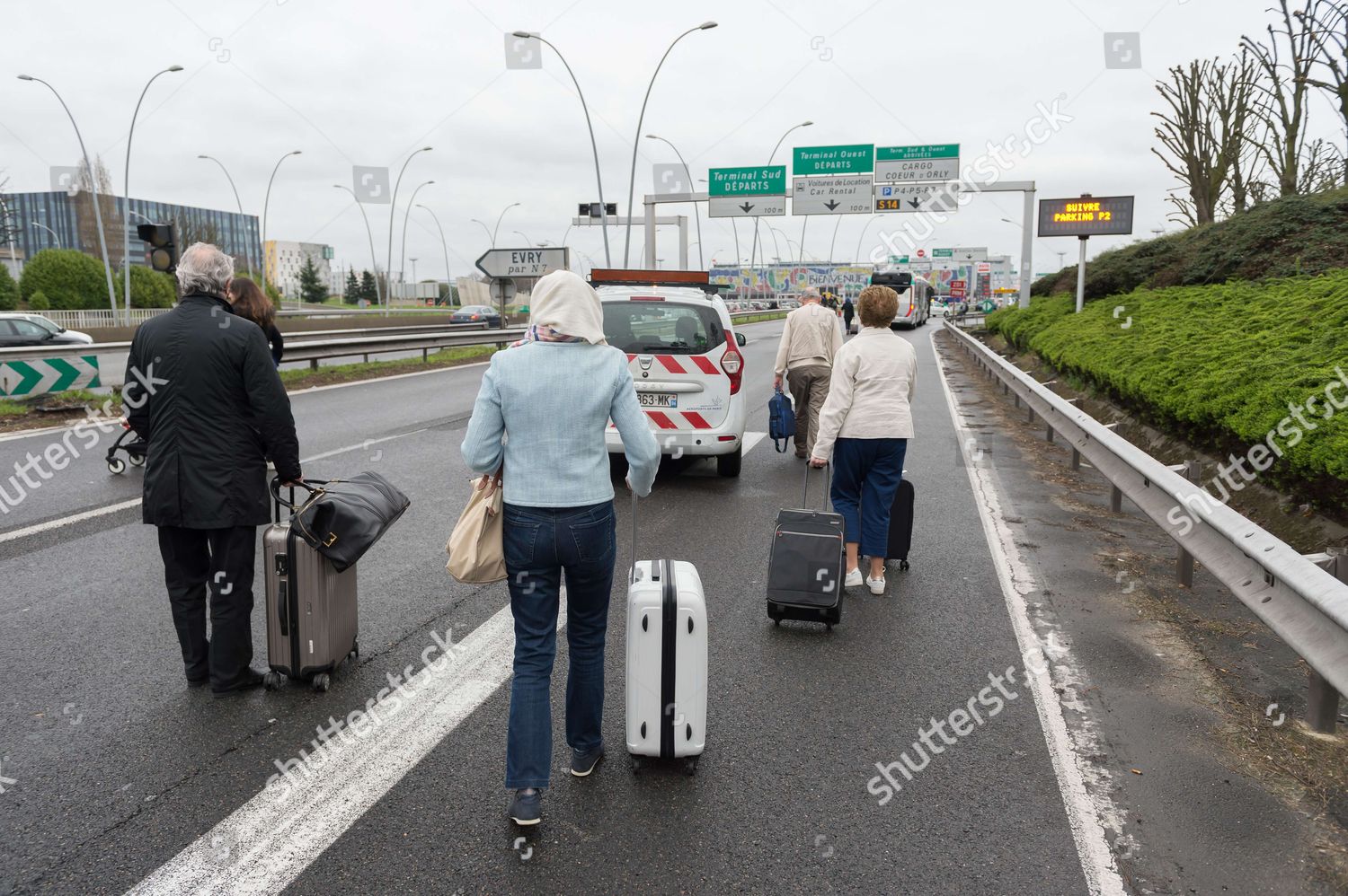 Police Officers Emergency Services Attend Scene Editorial Stock Photo ...