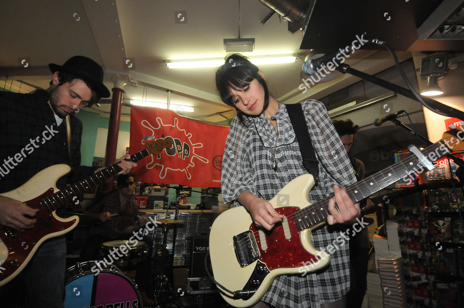 Howling Bells Brendan Picchio Juanita Stein Editorial Stock Photo ...
