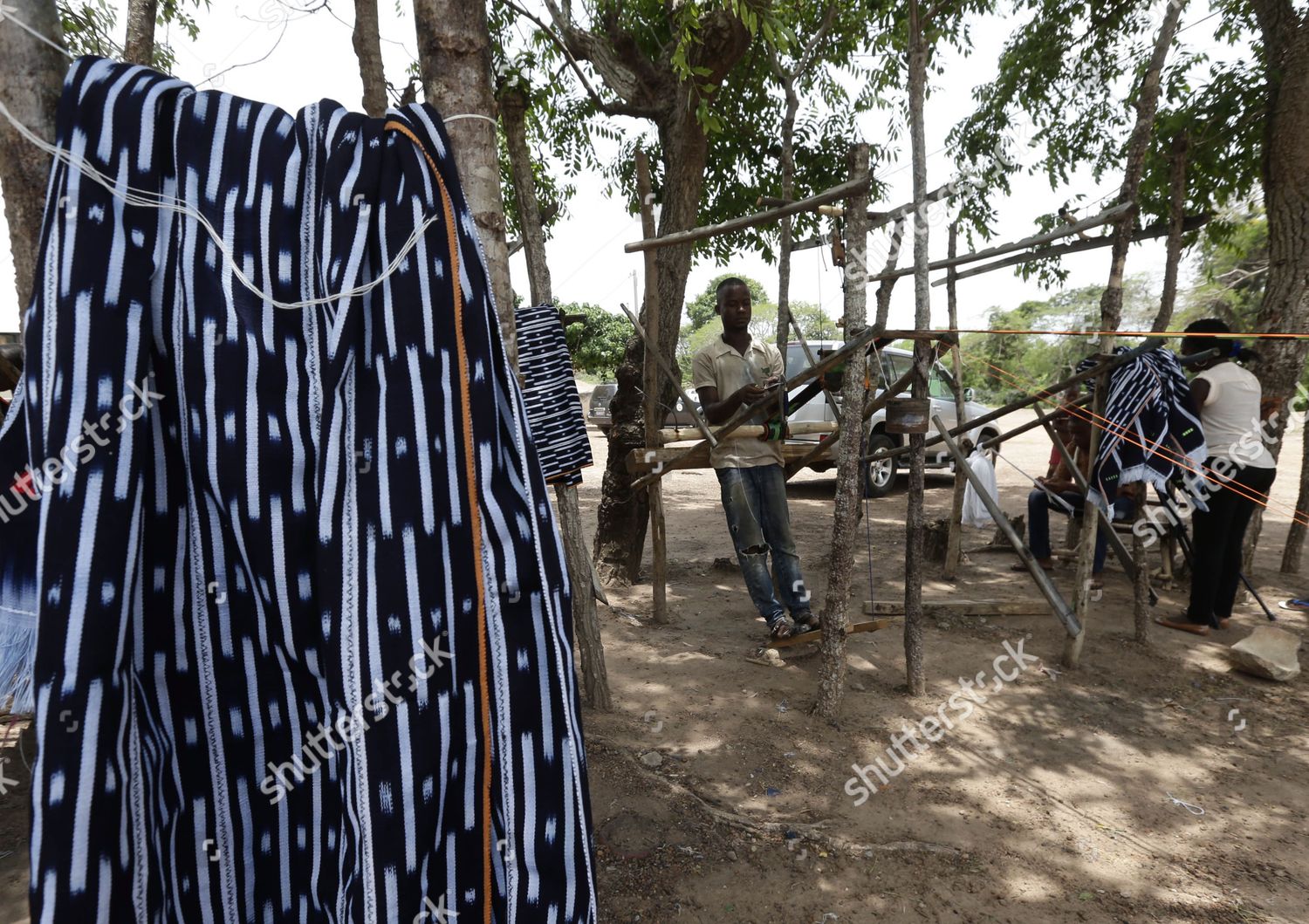 Man Weaves Baoule Loincloth Ngbekro Ivory Editorial Stock Photo - Stock ...