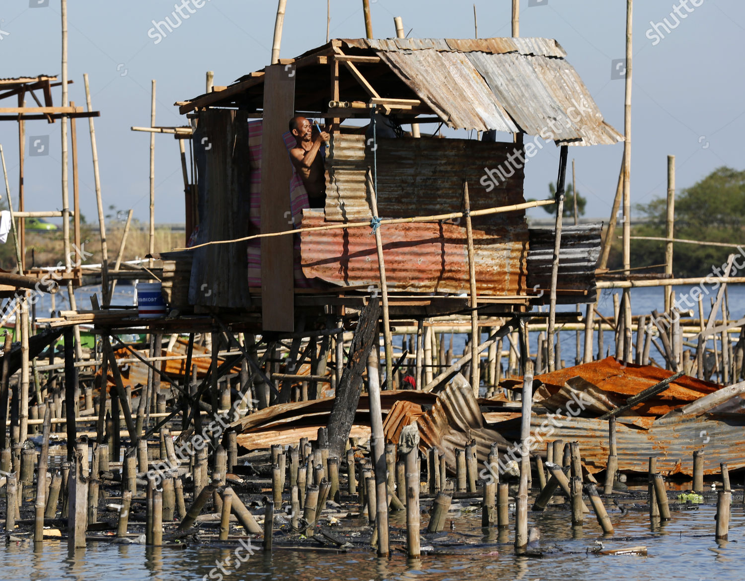Filipino Resident Reinforces Shanty Coastal Village Editorial Stock ...