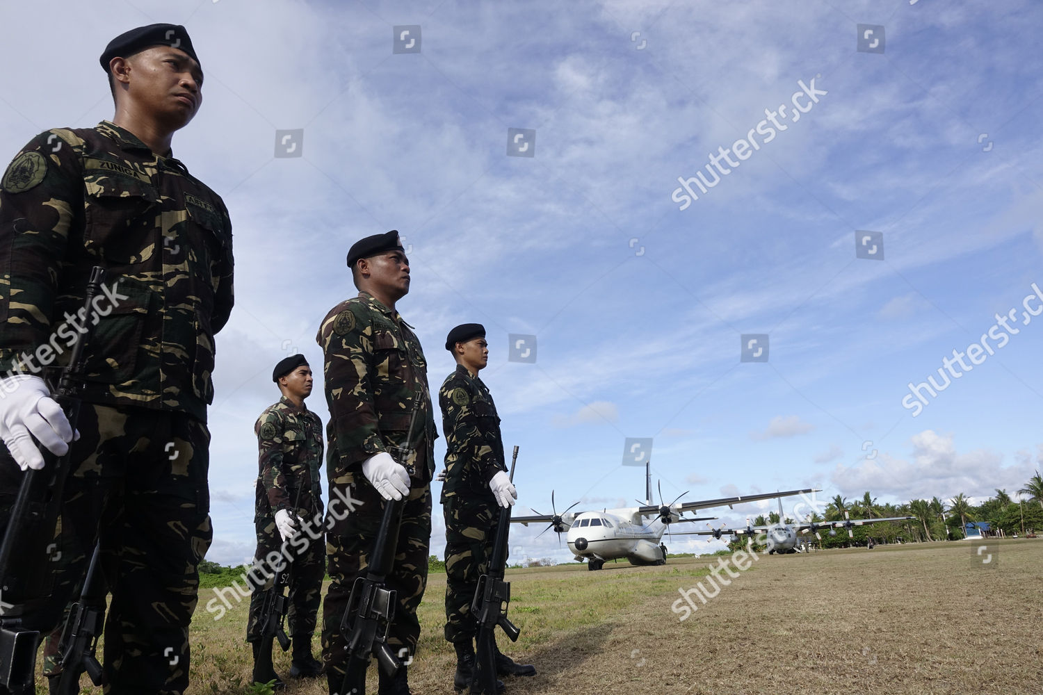 Filipino Soldiers Stand Guard Next Military Editorial Stock Photo ...