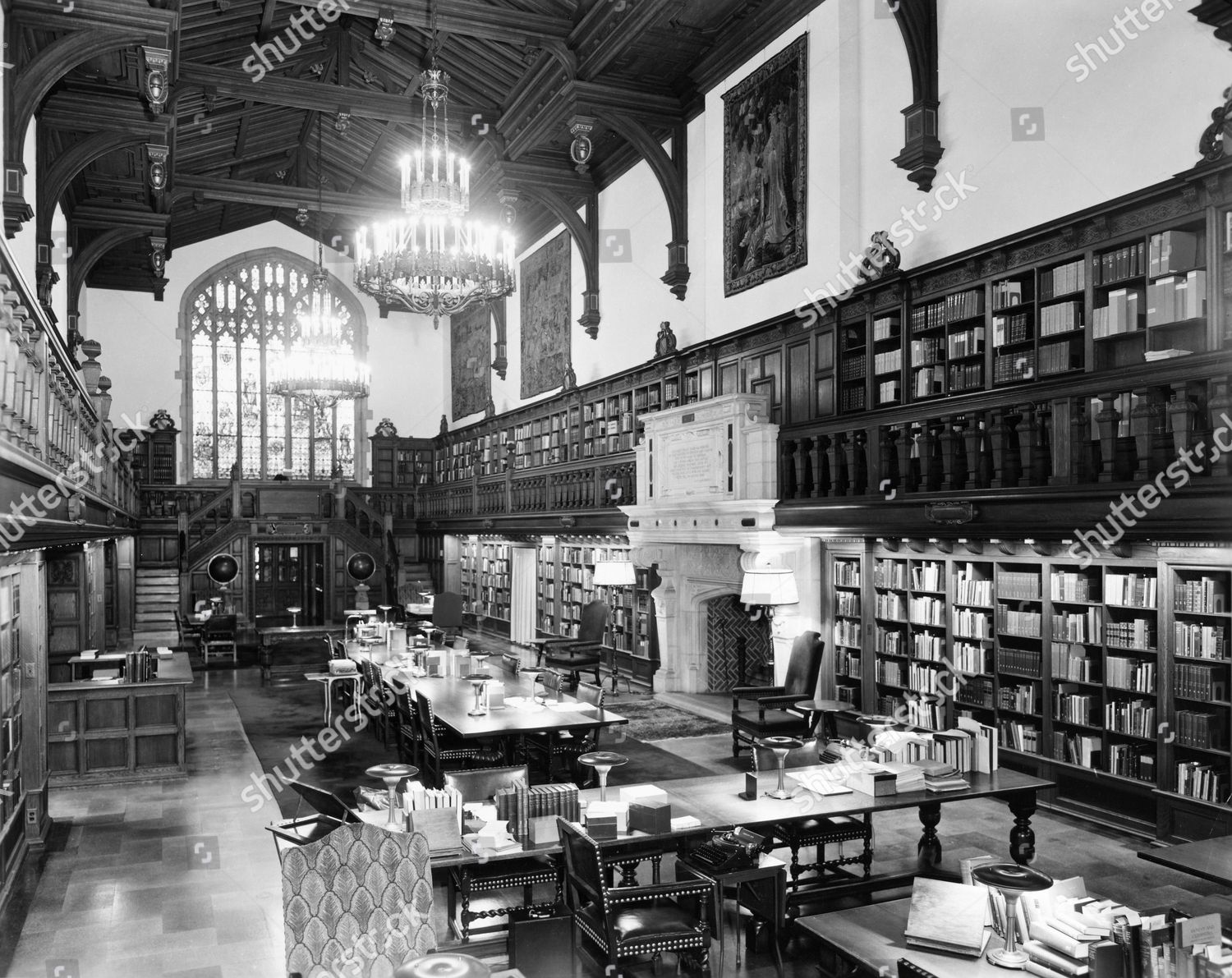 Folger Shakespeare Library Interior Folger Shakespeare Editorial Stock ...