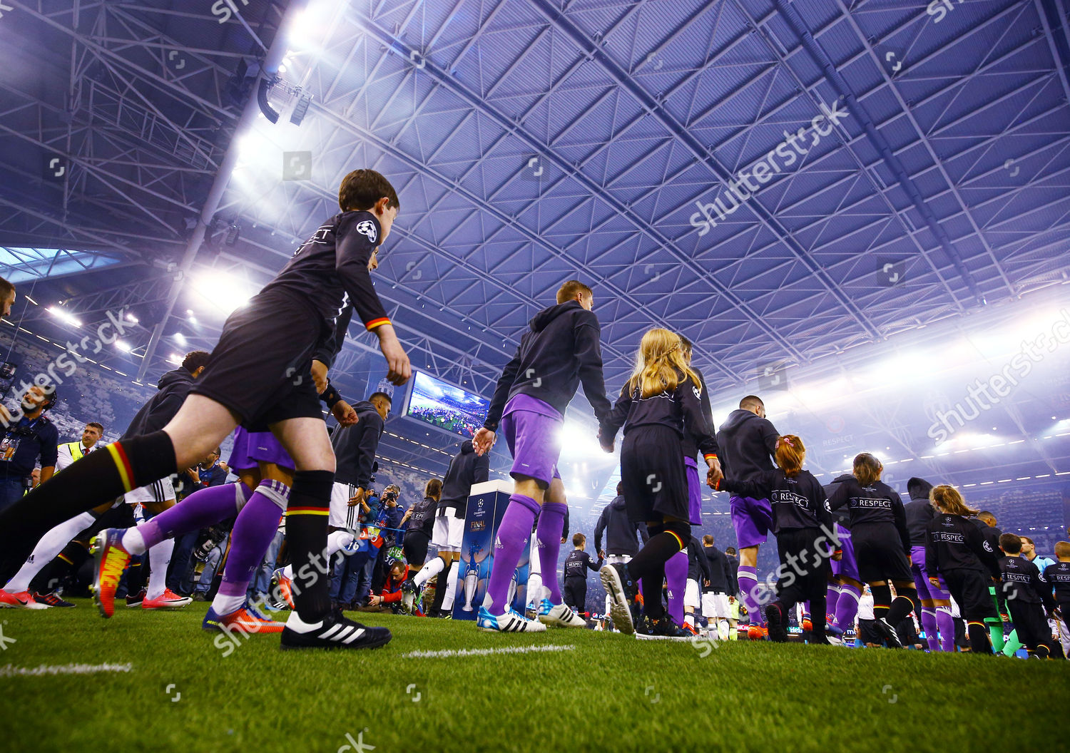 Teams Walk Out Under Closed Roof Editorial Stock Photo - Stock Image ...
