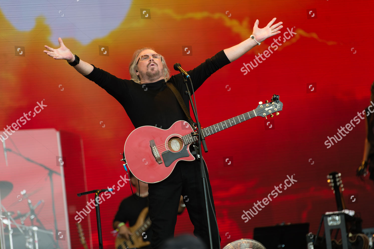 Barry Gibb Performing On Pyramid Stage Editorial Stock Photo - Stock ...