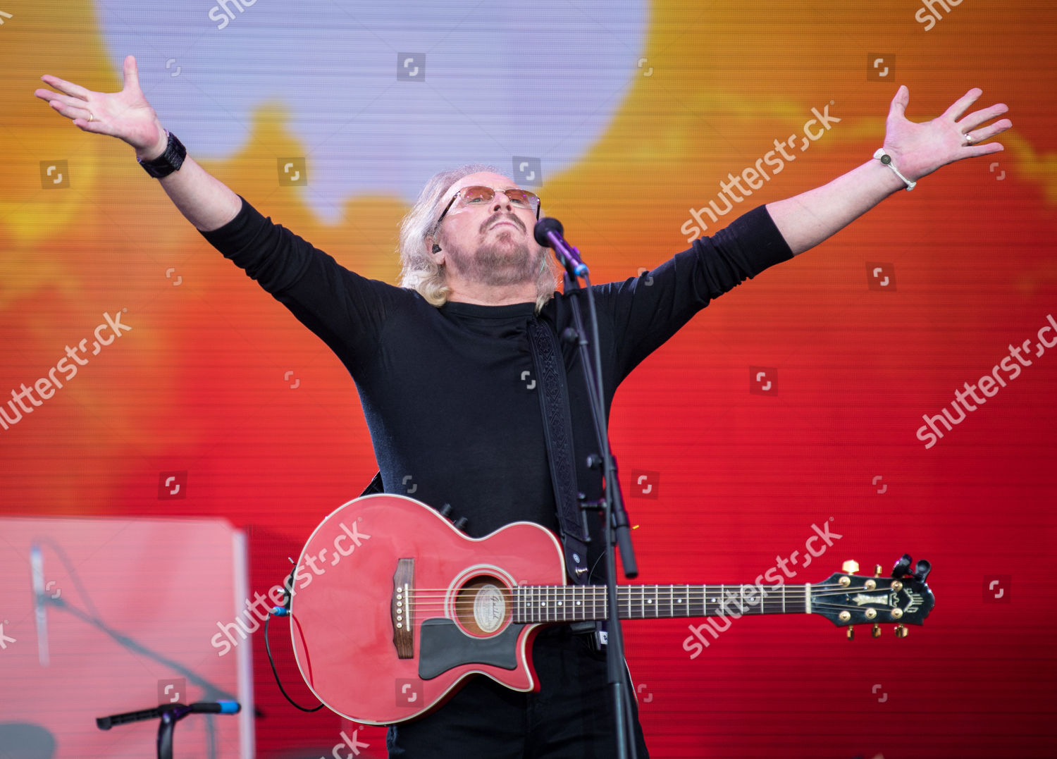 Barry Gibb Performing On Pyramid Stage Editorial Stock Photo - Stock ...