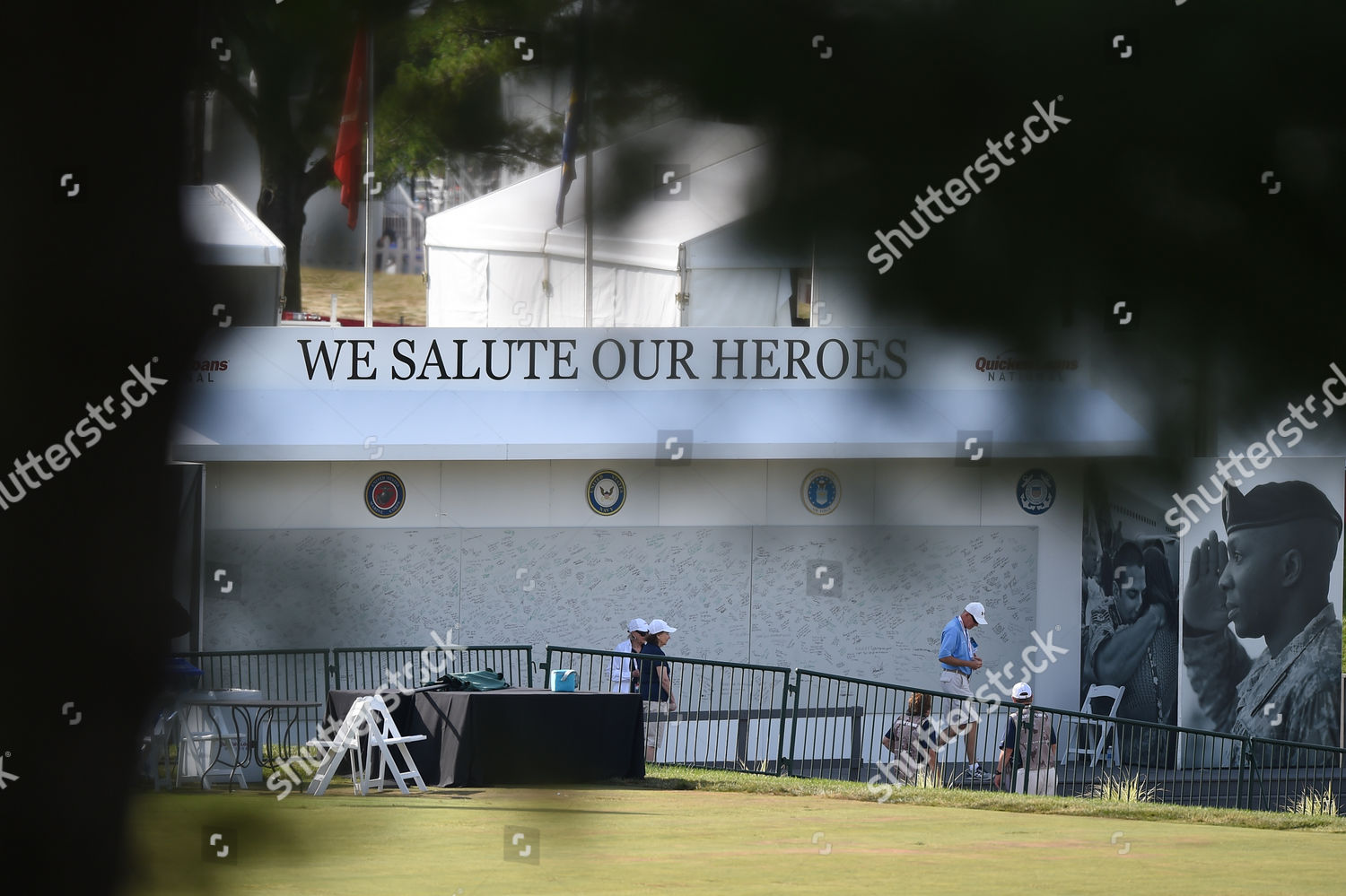 Salute Heroes Signature Board Waits Crowds Editorial Stock Photo ...