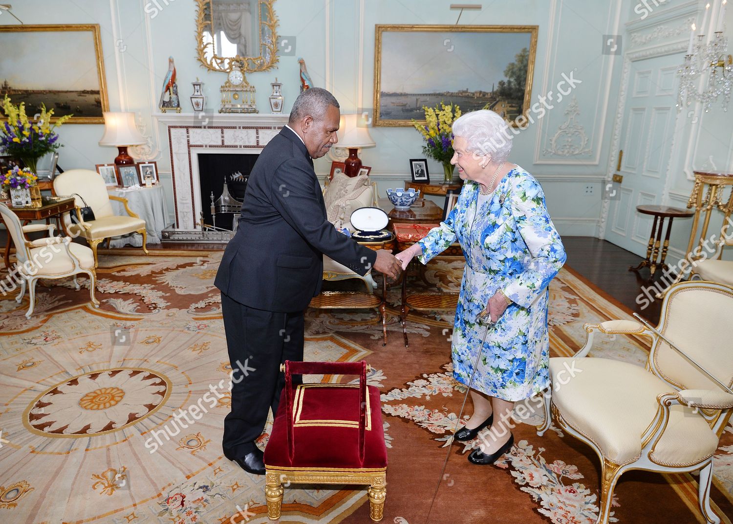 Queen Elizabeth Ii Shakes Hands Sir Editorial Stock Photo - Stock Image ...