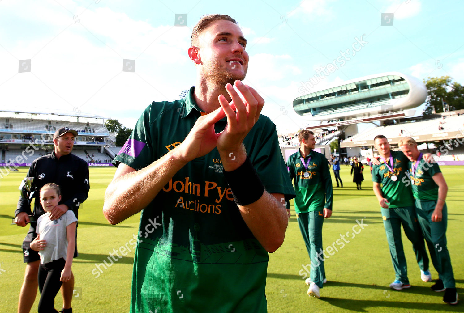 Stuart Broad Nottinghamshire Celebrates Winning Royal Editorial Stock ...