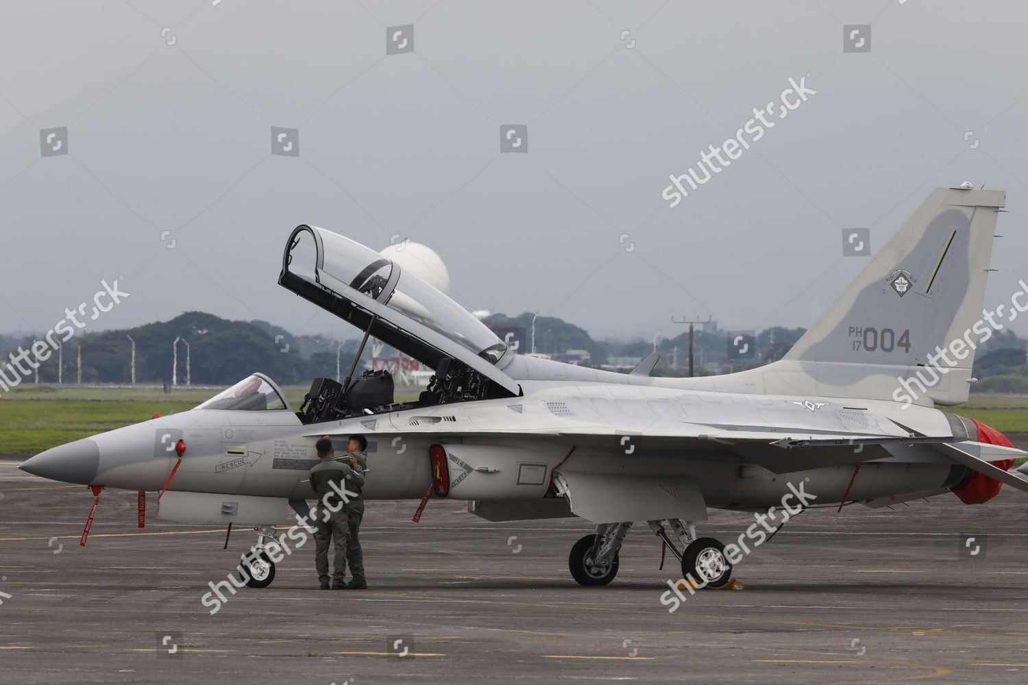 Philippine Air Force Soldiers Open Cockpit Editorial Stock Photo ...