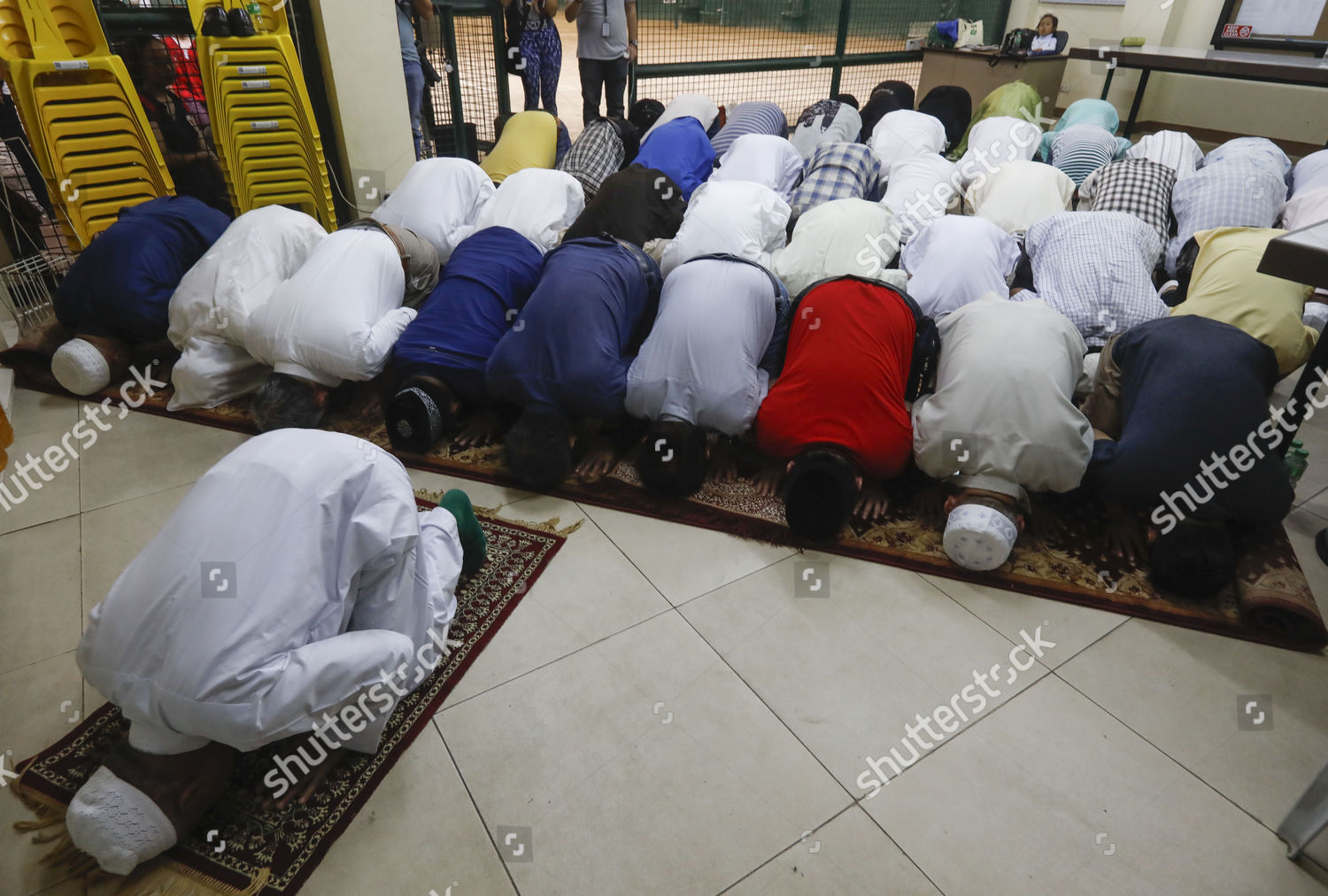 Filipino Muslims Pray Room Part Interfaith Editorial Stock Photo ...