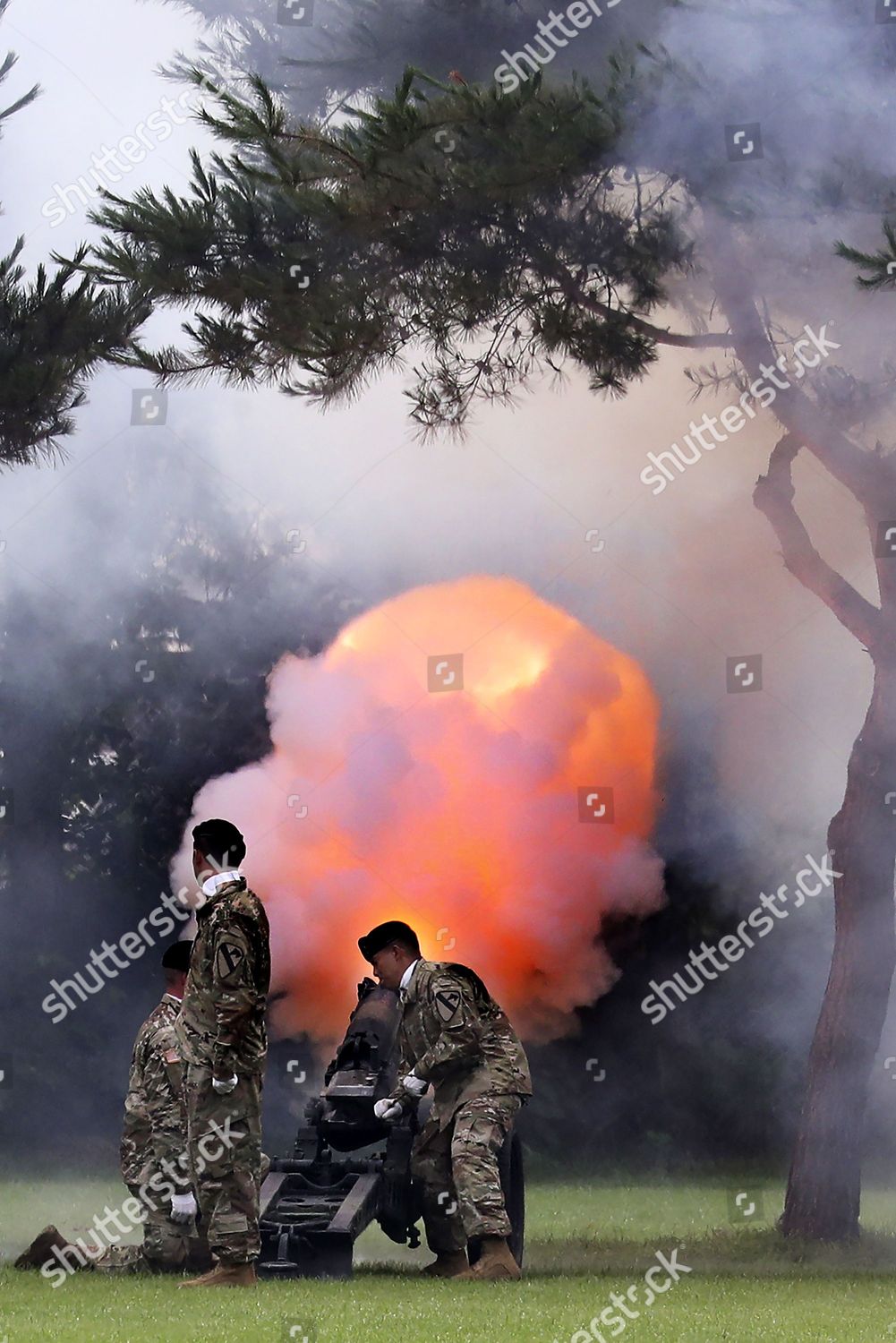 Us Soldiers Fire Artillery Gun During Editorial Stock Photo - Stock ...