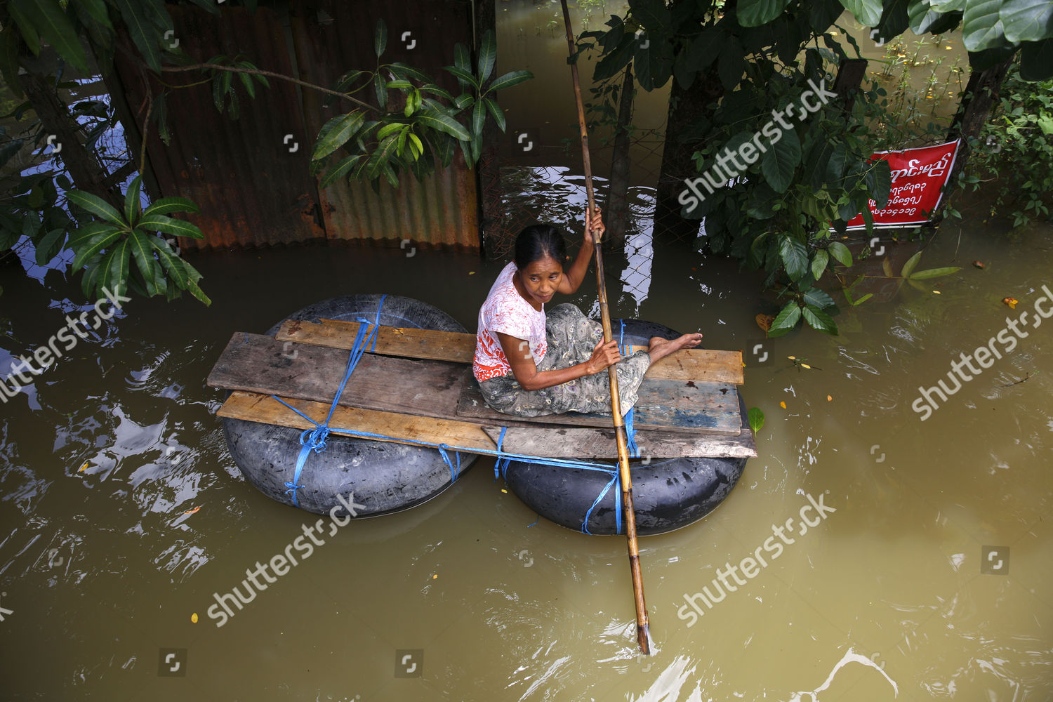 Woman Uses Rubber Tubes Makeshift Raft Editorial Stock Photo - Stock ...