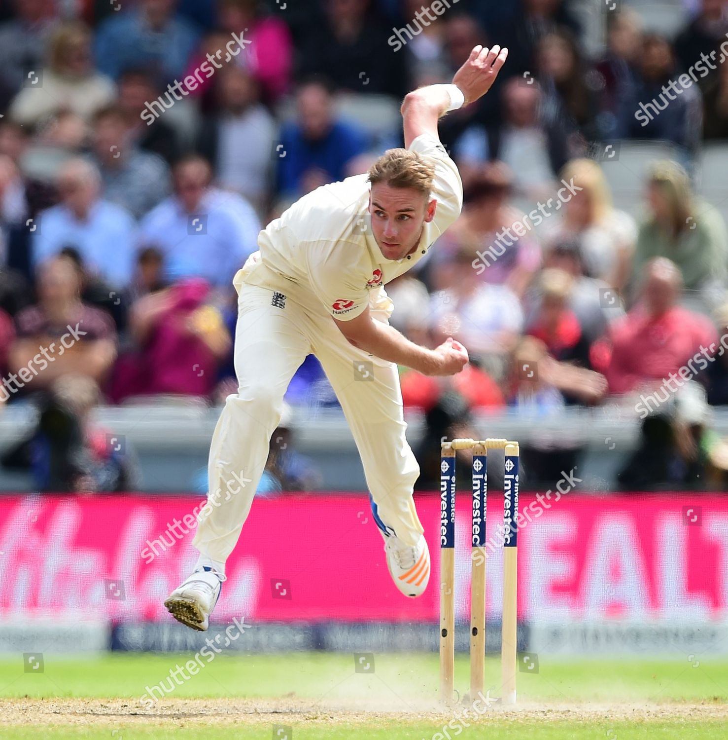 Stuart Broad Bowling Englans Against South Editorial Stock Photo ...