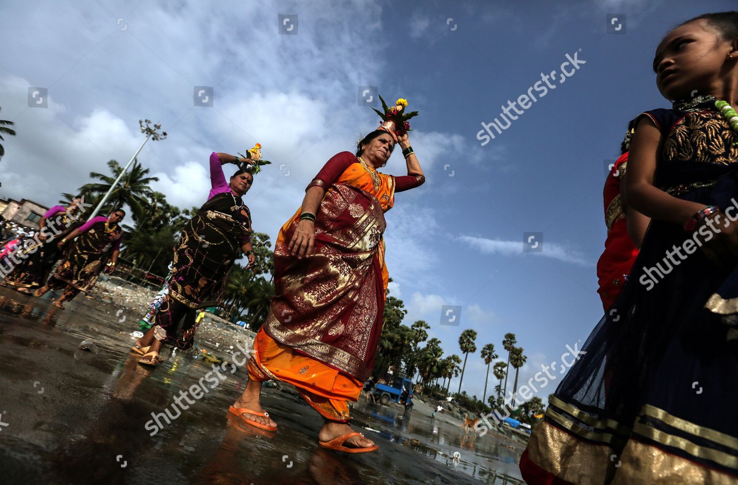 Indian Fisherwomen Koli Community Offers Prayers Editorial Stock Photo ...