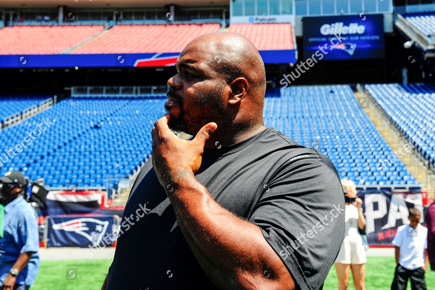 New England Patriot Vince Wilfork Walks Editorial Stock Photo - Stock ...