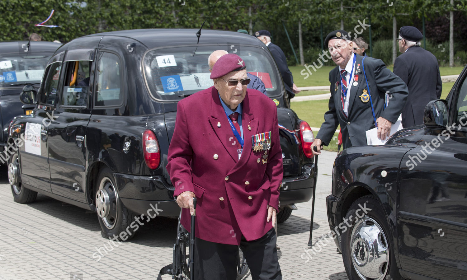 Dday Veterans Helped By Taxi Drivers Editorial Stock Photo - Stock ...