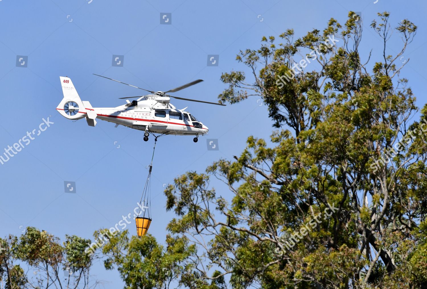 Water Bombing Helicopter Fighting Bushfire Caloundra Editorial Stock ...