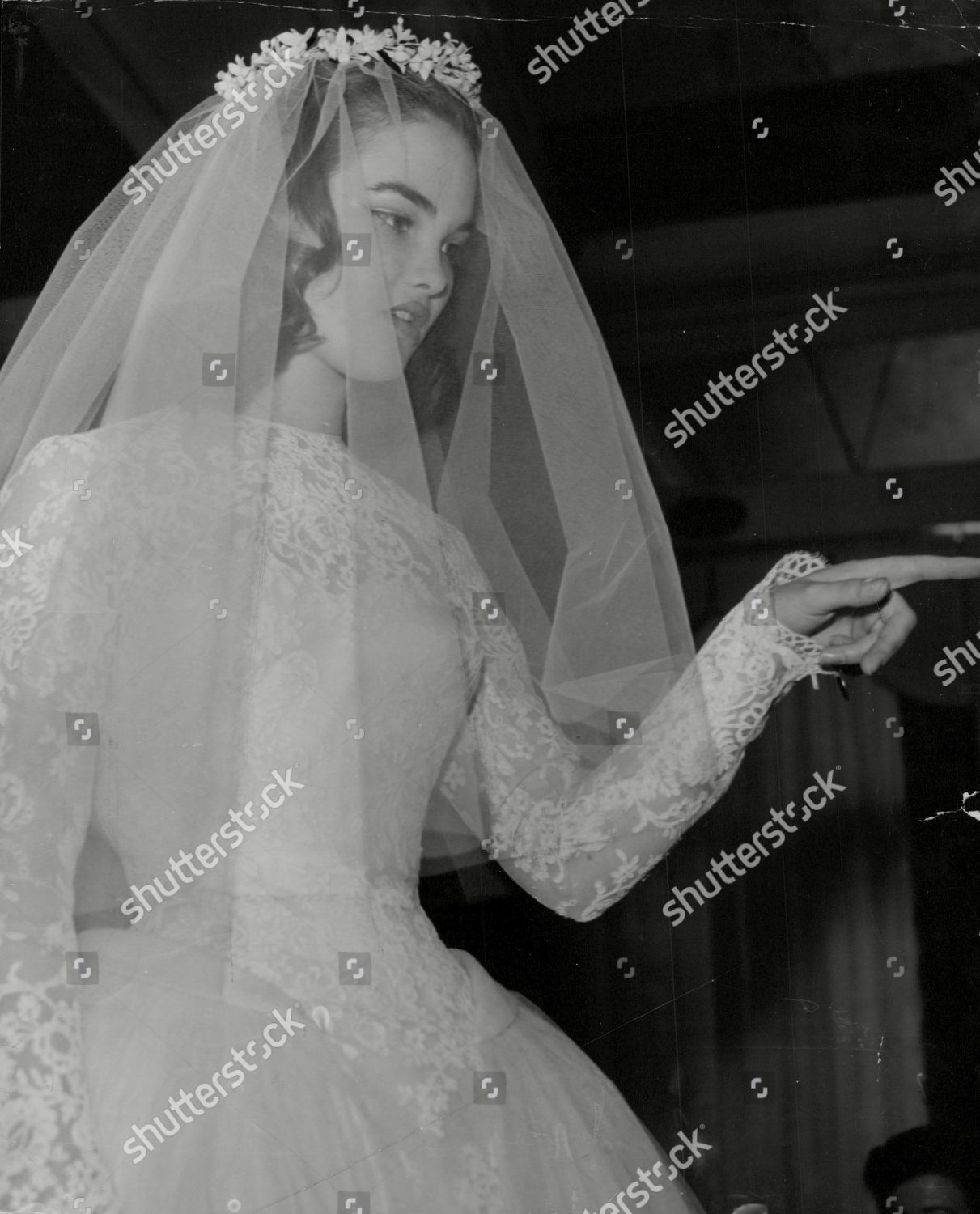 Debutante Henrietta Tiarks Wearing Wedding Dress Editorial Stock Photo ...