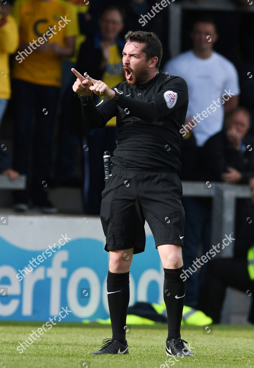 Referee Simon Barrow During Vanarama National Editorial Stock Photo ...