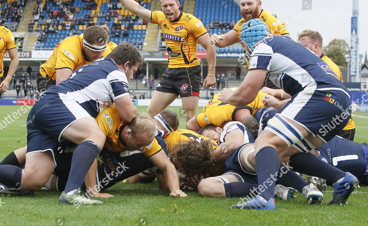 Cornish Pirates Player Alex Cheesman Squeezes Editorial Stock Photo ...