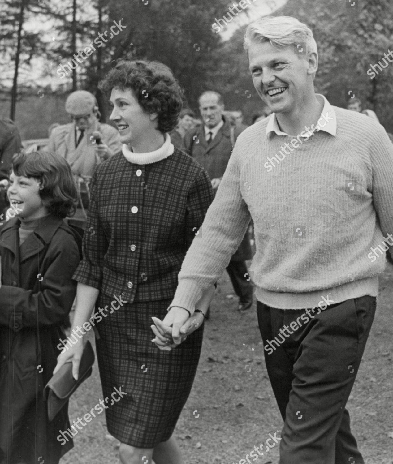 BRITISH PILOT CAPTAIN TREVOR COPLESTON REUNITED Editorial Stock Photo ...