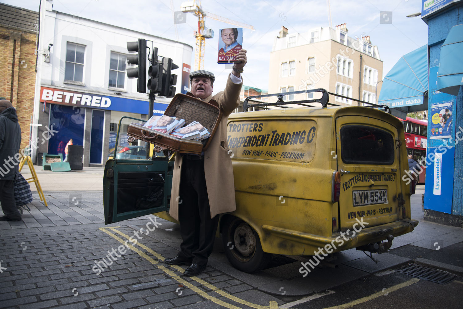 Del Boy Lookalike Flogs David Jasons Editorial Stock Photo - Stock ...