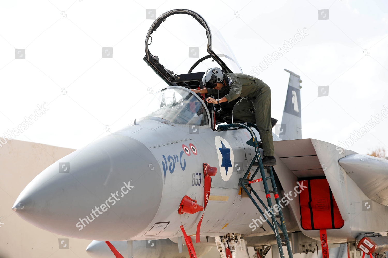Israeli Pilot Climbs Into F16 Fighter Editorial Stock Photo - Stock ...