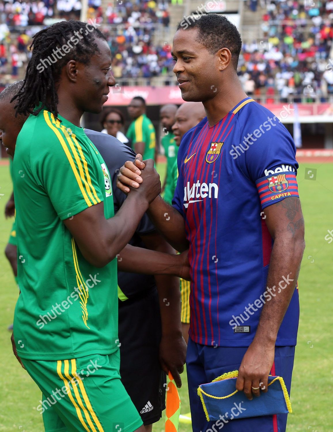 Zimbabwes Benjani Mwaruwaru L Barcelona Fc Editorial Stock Photo ...