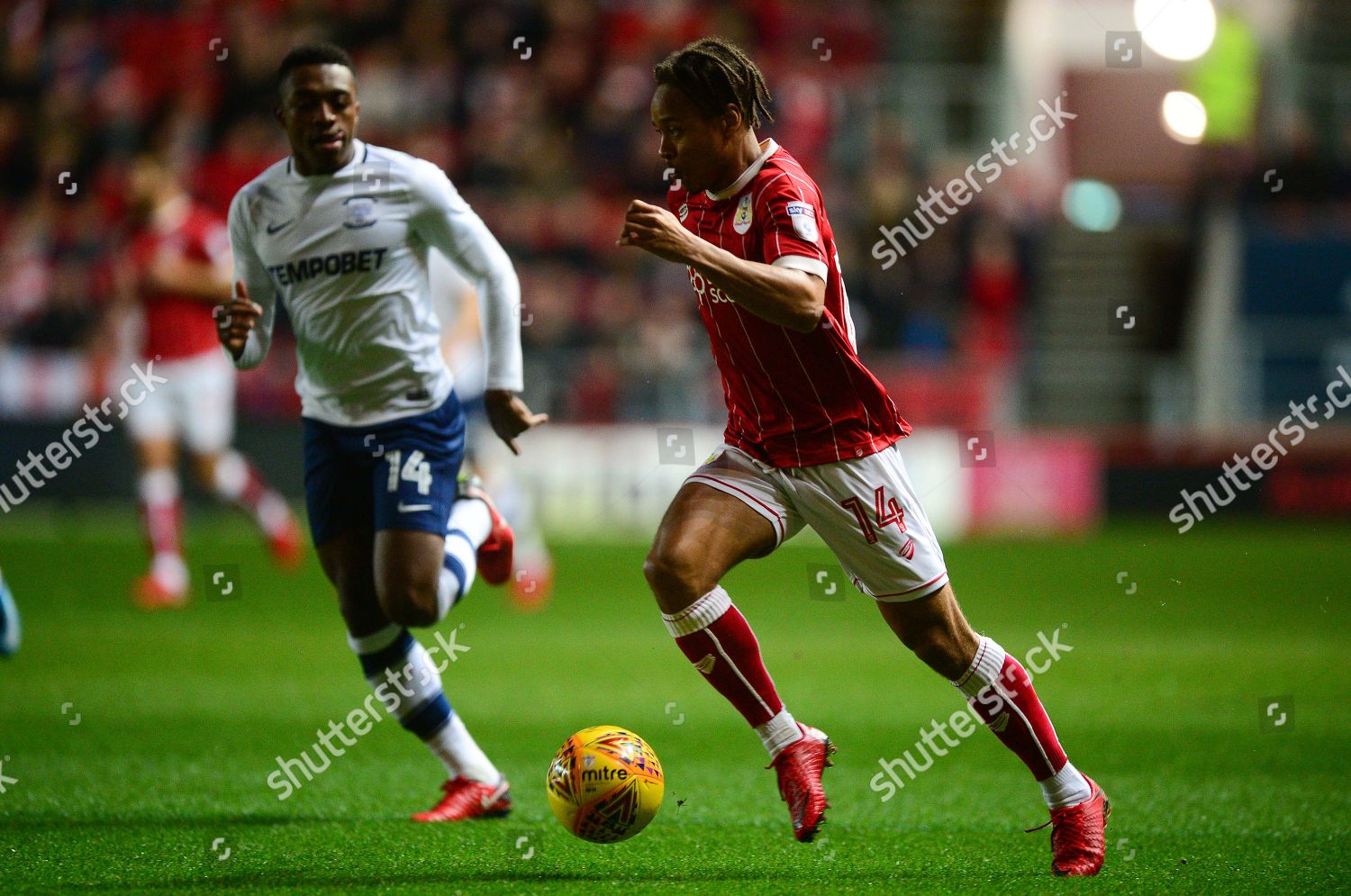 Bobby Reid Bristol City Attacks Into Editorial Stock Photo - Stock ...