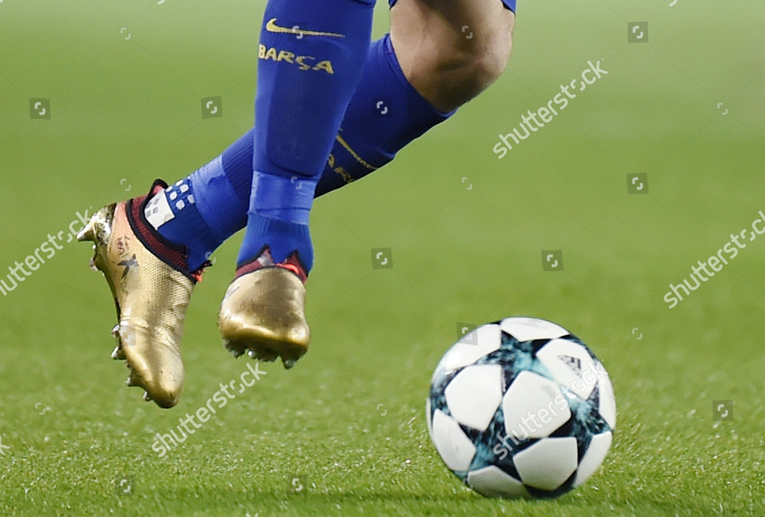 Luis Suarez Fc Barcelona Gold Boots Editorial Stock Photo - Stock Image ...