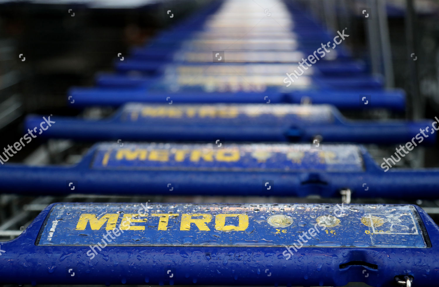 Metro Logo On Shopping Trolley Metro Editorial Stock Photo - Stock ...