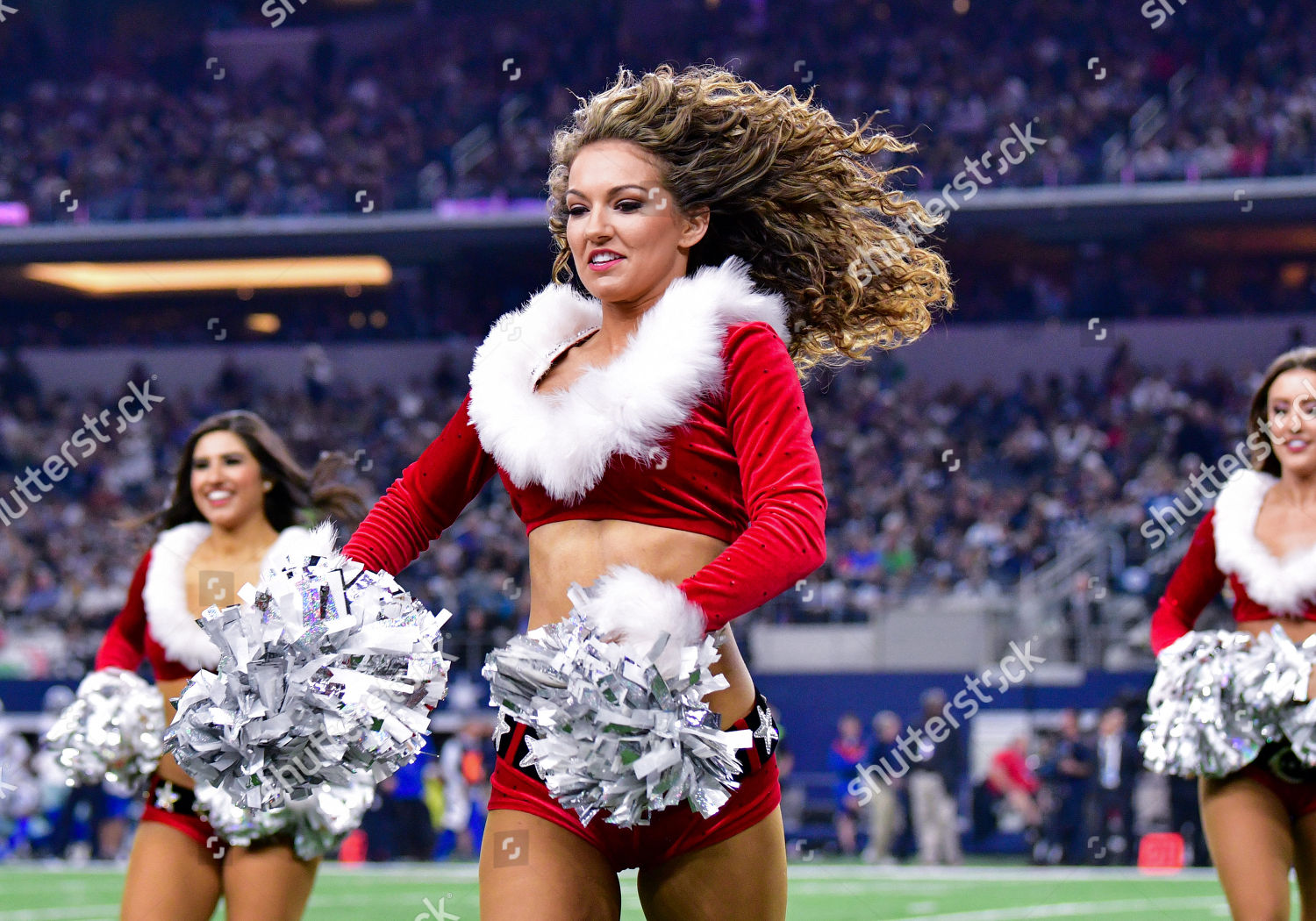 Th Dallas Cowboys Cheerleaders Santa Suits Editorial Stock Photo ...