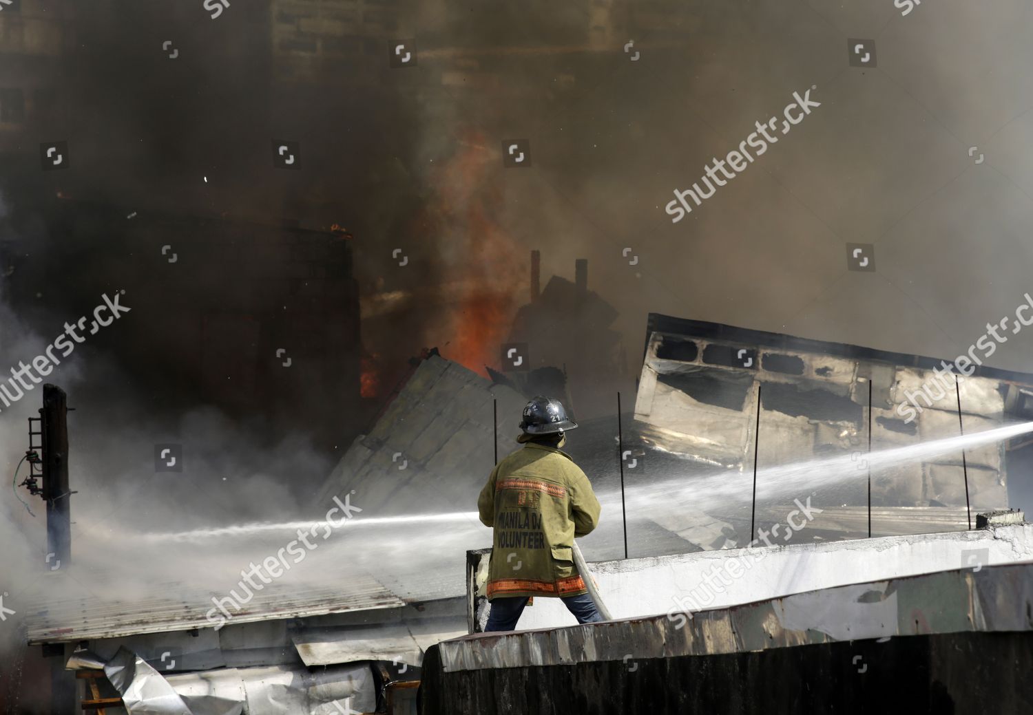 Filipino Fireman Hoses Fire During Blaze Editorial Stock Photo - Stock ...