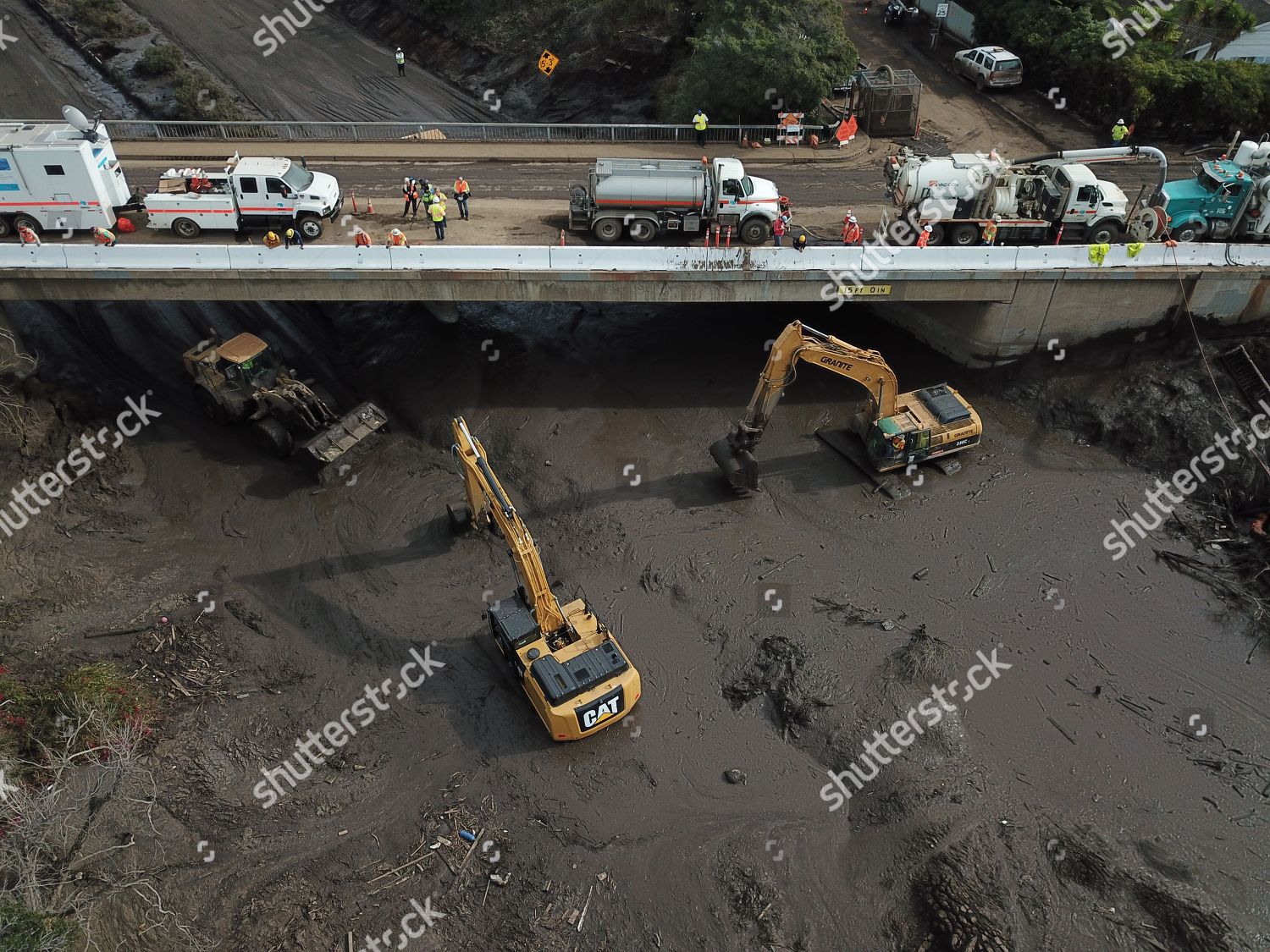 Crews Work Clear Mud Inundated 101 Editorial Stock Photo - Stock Image ...