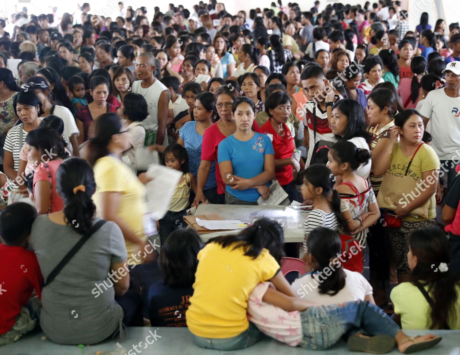 Crowd Filipino Villagers Seen During Distribution Editorial Stock Photo ...