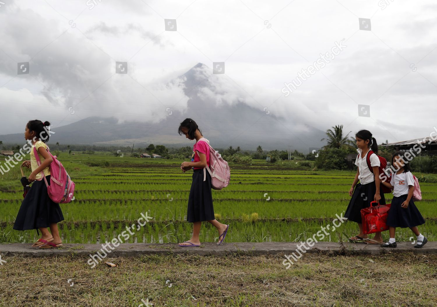 Filipino School Children Walk Foot Rumbling Editorial Stock Photo ...