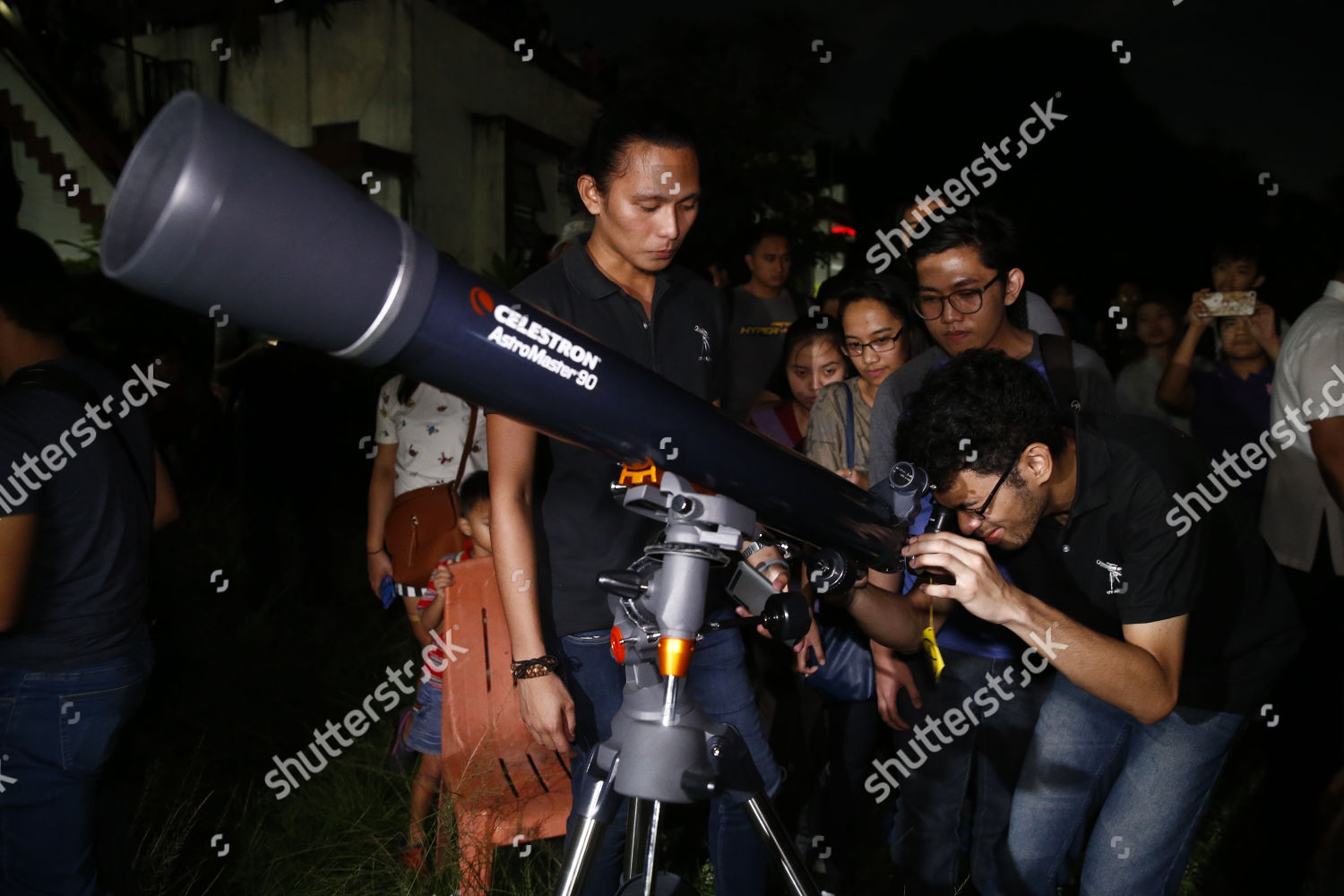 Filipinos Use Telescope View Lunar Eclipse Editorial Stock Photo ...