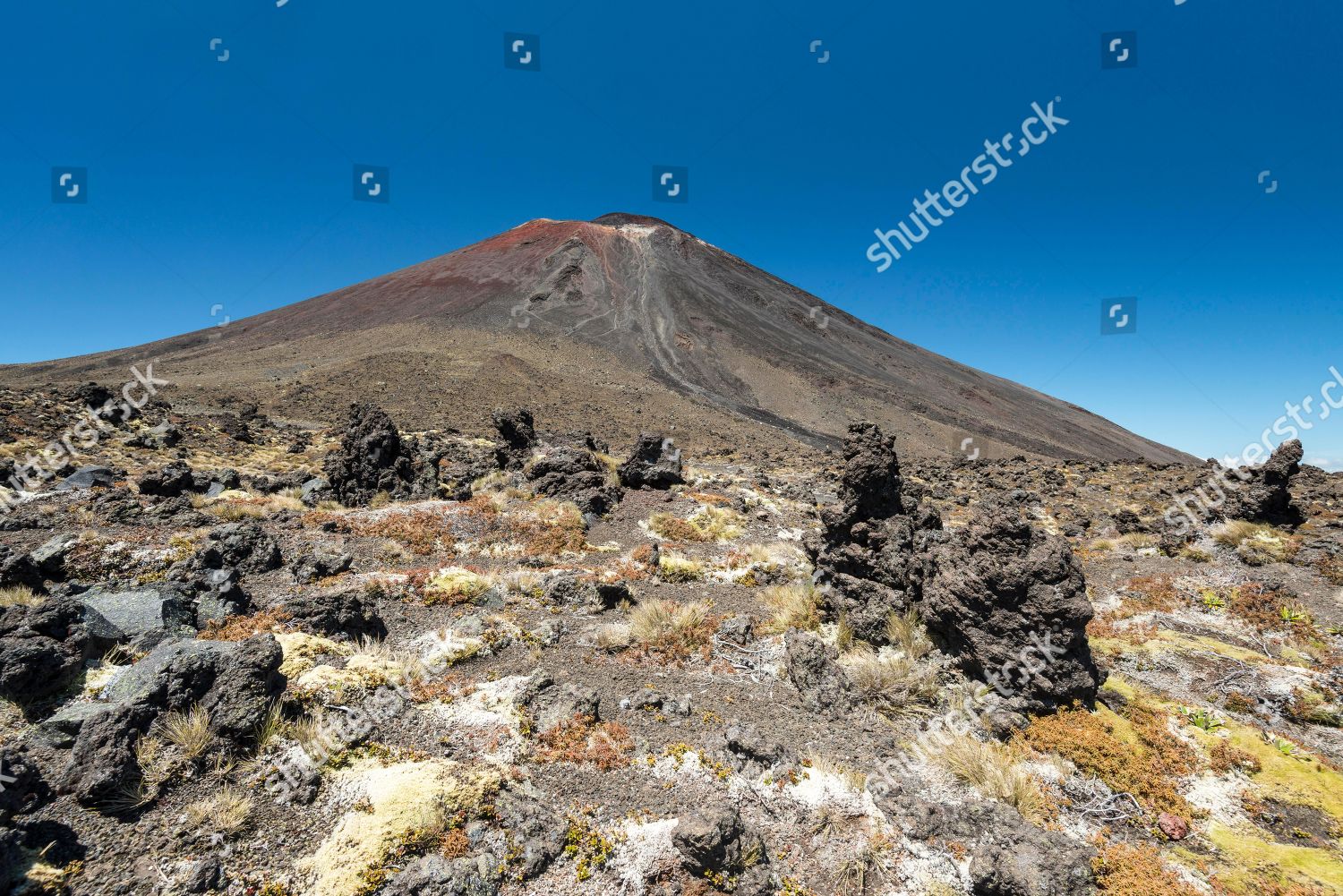 Mount Ngauruhoe Active Volcano Volcanic Landscape Editorial Stock Photo ...