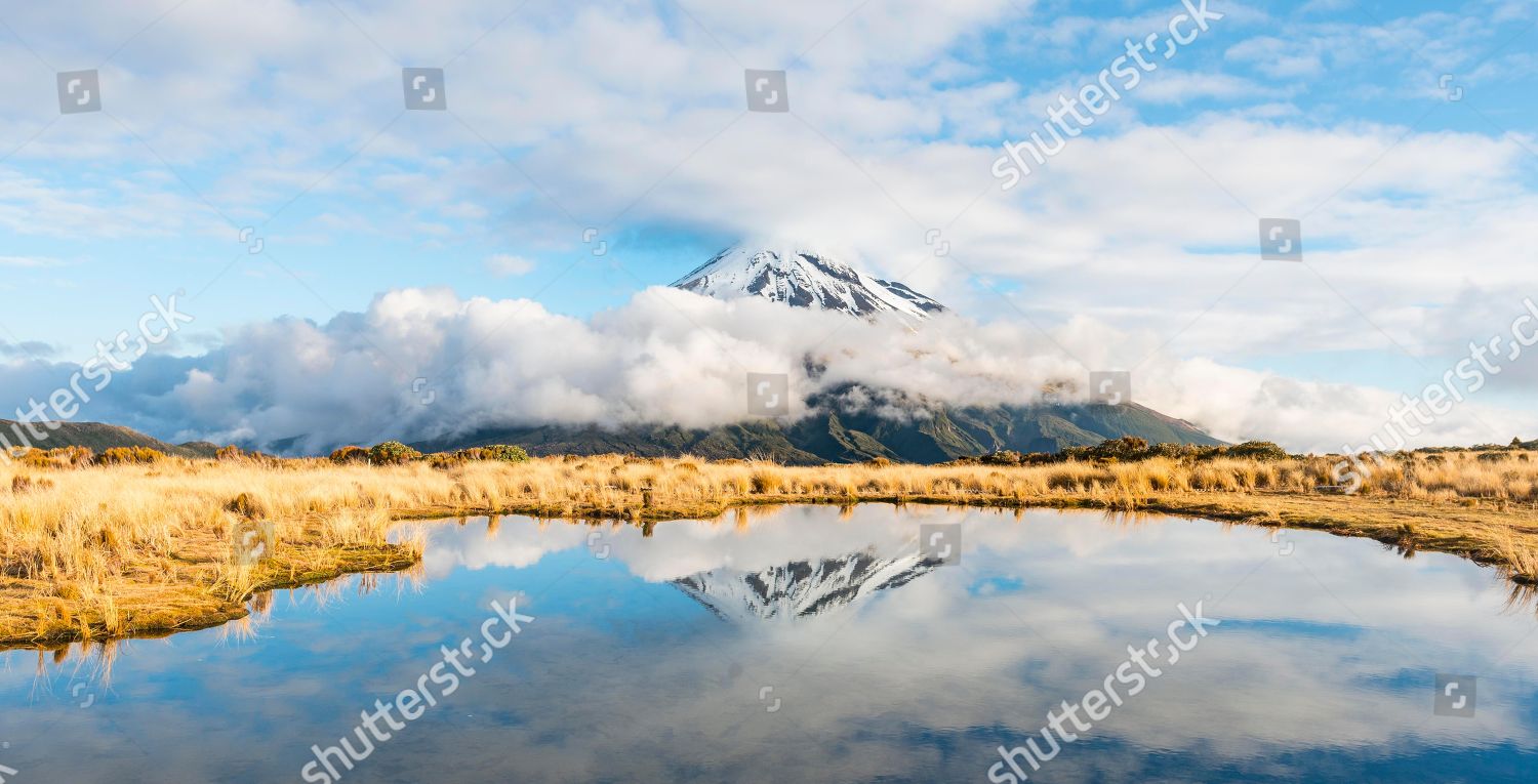 Reflection Puakai Tarn Stratovolcano Mount Taranaki Editorial Stock ...