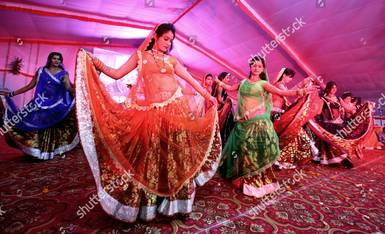 Indian Folkdance Artists Bediya Community Perform - Foto de stock de ...