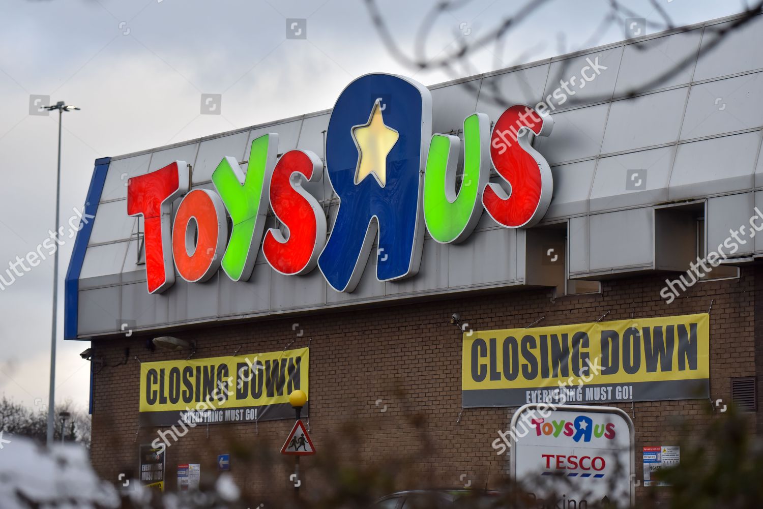 Toys R Us Closing Down Sale Editorial Stock Photo - Stock Image ...